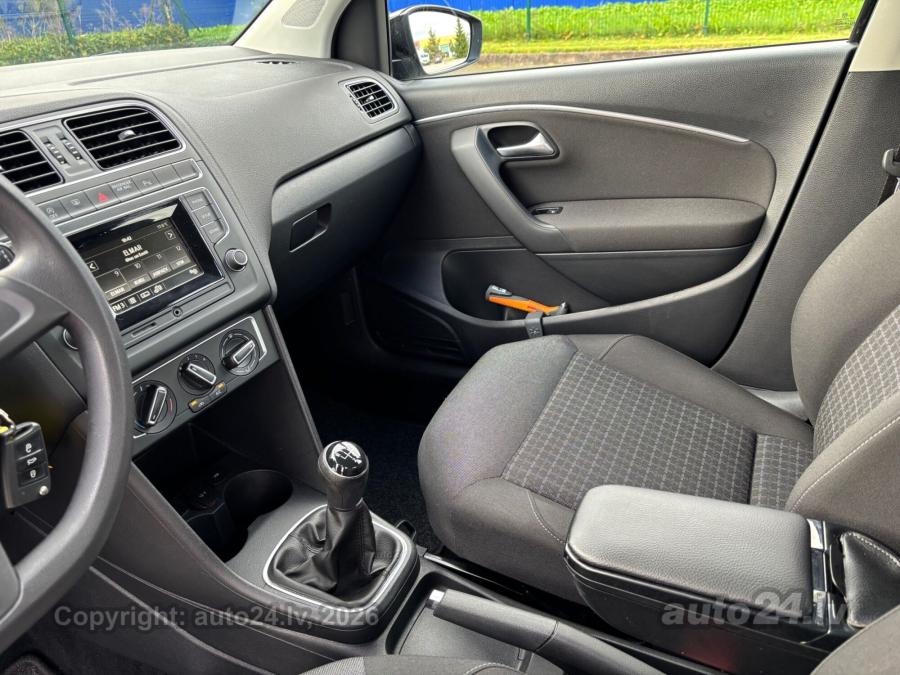 Black Volkswagen Polo 2017 in Paide, with an engine capacity of 1.40 L and mileage of 249 thousand km for 6690 €, photo 13 on AUTOMOTO.COM.LV