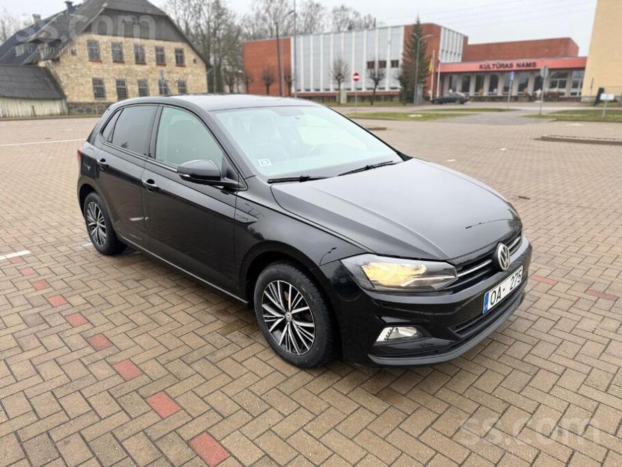 Black Volkswagen Polo 2018 in Cesis, with an engine capacity of 1.60 L and mileage of 368 thousand km for 1700 €, photo 1 on AUTOMOTO.COM.LV