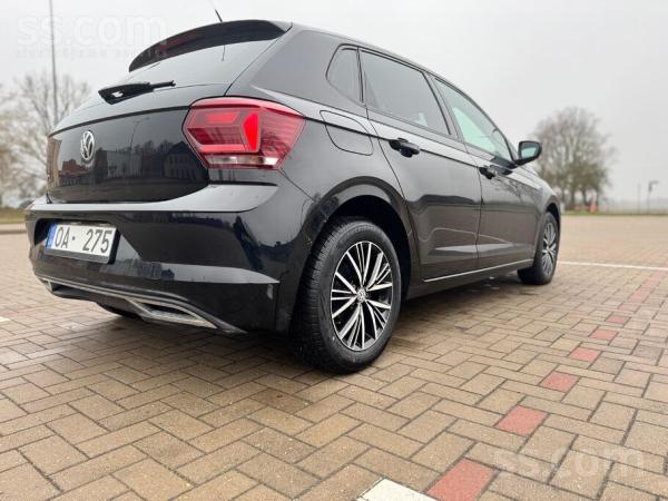 Black Volkswagen Polo 2018 in Cesis, with an engine capacity of 1.60 L and mileage of 368 thousand km for 1700 €, photo 2 on AUTOMOTO.COM.LV