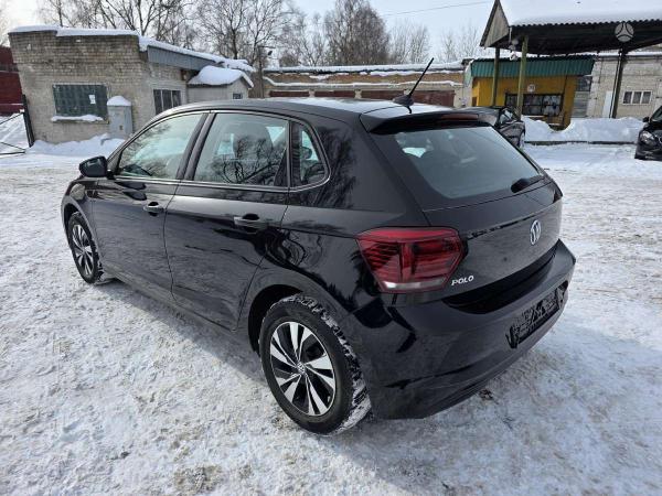 Black Volkswagen Polo 2018 in Telschi, with an engine capacity of 1.60 L and mileage of 188 thousand km for 7350 €, photo 10 on AUTOMOTO.COM.LV