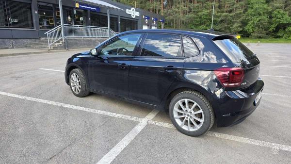 Black Volkswagen Polo 2018 in Vilnius, with an engine capacity of 1.60 L and mileage of 198 thousand km for 7500 €, photo 8 on AUTOMOTO.COM.LV