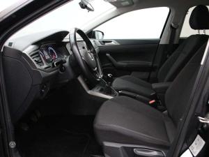 Melns Volkswagen Polo 2018 Viļņa, ar dzinēja tilpumu 1.60 L un nobraukumu 198 tūkst. km par 7500 €, foto 26 vietnē AUTOMOTO.COM.LV