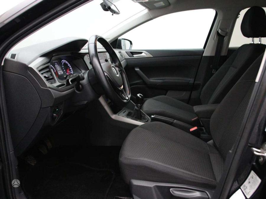 Melns Volkswagen Polo 2018 Viļņa, ar dzinēja tilpumu 1.60 L un nobraukumu 198 tūkst. km par 7500 €, foto 26 vietnē AUTOMOTO.COM.LV