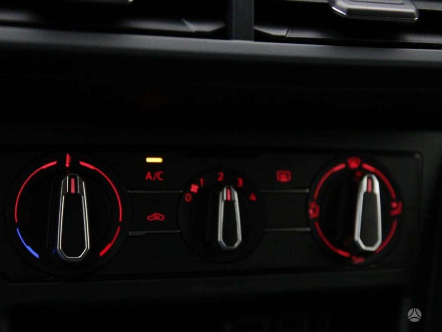 Melns Volkswagen Polo 2018 Viļņa, ar dzinēja tilpumu 1.60 L un nobraukumu 198 tūkst. km par 7500 €, foto 30 vietnē AUTOMOTO.COM.LV