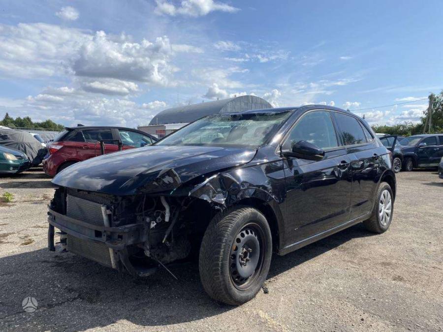 Melns Volkswagen Polo 2018 Radviliškis, ar dzinēja tilpumu 1.00 L un nobraukumu 49 tūkst. km par 6750 €, foto 1 vietnē AUTOMOTO.COM.LV