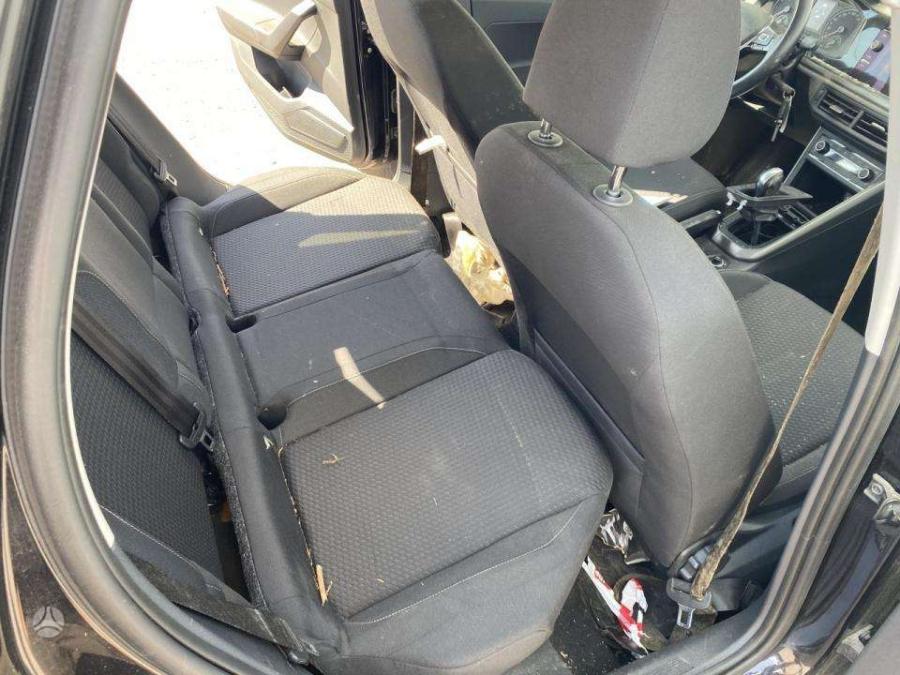 Melns Volkswagen Polo 2018 Radviliškis, ar dzinēja tilpumu 1.00 L un nobraukumu 49 tūkst. km par 6750 €, foto 18 vietnē AUTOMOTO.COM.LV