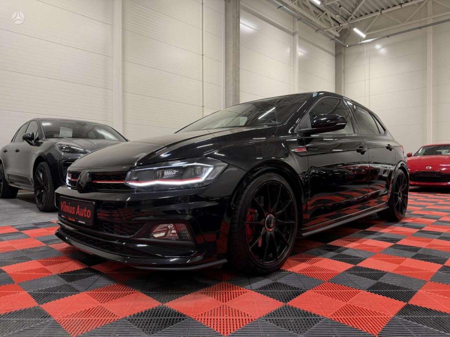 Melns Volkswagen Polo 2019 Viļņa, ar dzinēja tilpumu 1.98 L un nobraukumu 80 tūkst. km par 16990 €, foto 1 vietnē AUTOMOTO.COM.LV