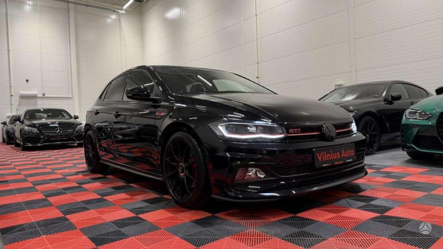 Melns Volkswagen Polo 2019 Viļņa, ar dzinēja tilpumu 1.98 L un nobraukumu 80 tūkst. km par 16990 €, foto 4 vietnē AUTOMOTO.COM.LV