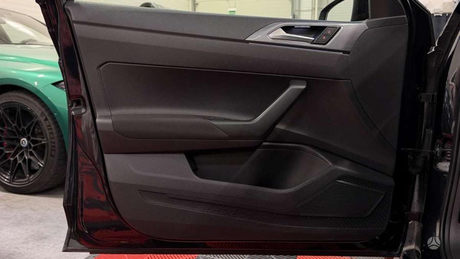 Melns Volkswagen Polo 2019 Viļņa, ar dzinēja tilpumu 1.98 L un nobraukumu 80 tūkst. km par 16990 €, foto 18 vietnē AUTOMOTO.COM.LV