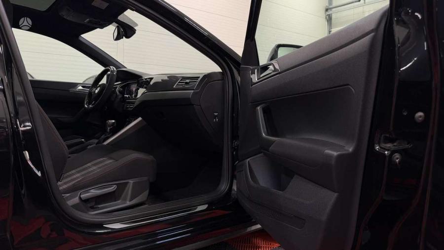 Melns Volkswagen Polo 2019 Viļņa, ar dzinēja tilpumu 1.98 L un nobraukumu 80 tūkst. km par 16990 €, foto 20 vietnē AUTOMOTO.COM.LV