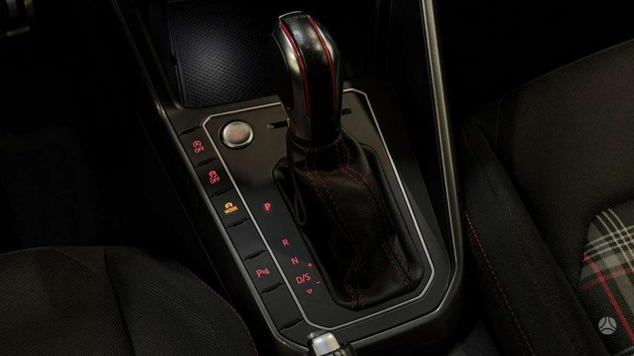 Melns Volkswagen Polo 2019 Viļņa, ar dzinēja tilpumu 1.98 L un nobraukumu 80 tūkst. km par 16990 €, foto 27 vietnē AUTOMOTO.COM.LV