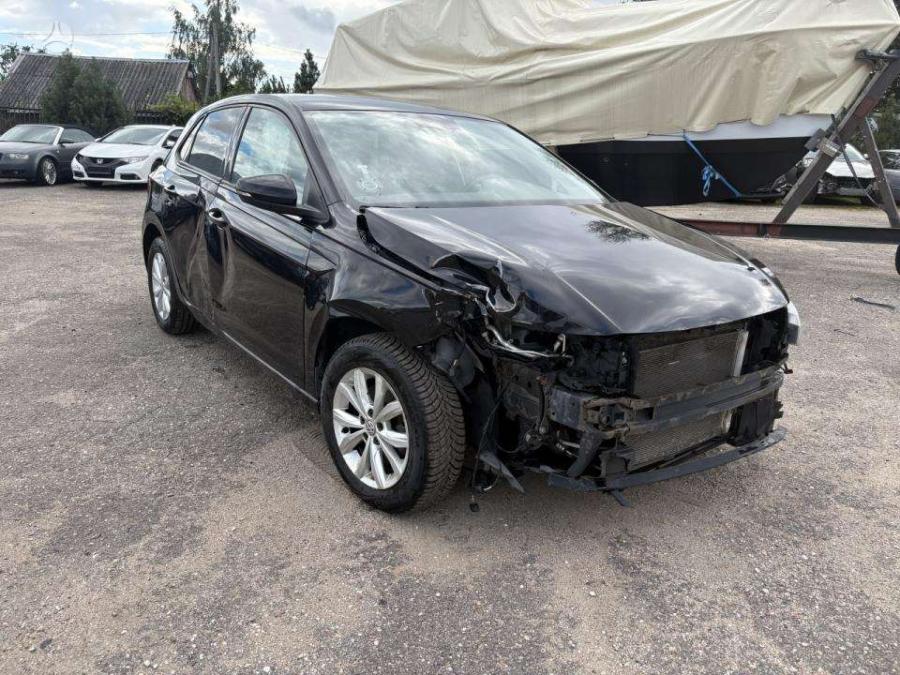 Черный Фольксваген Поло 2019 в Радвилишкис, объемом двигателя 1.00 л и пробегом 93 тыс. км за 4350 €, фото 3 на AUTOMOTO.COM.LV