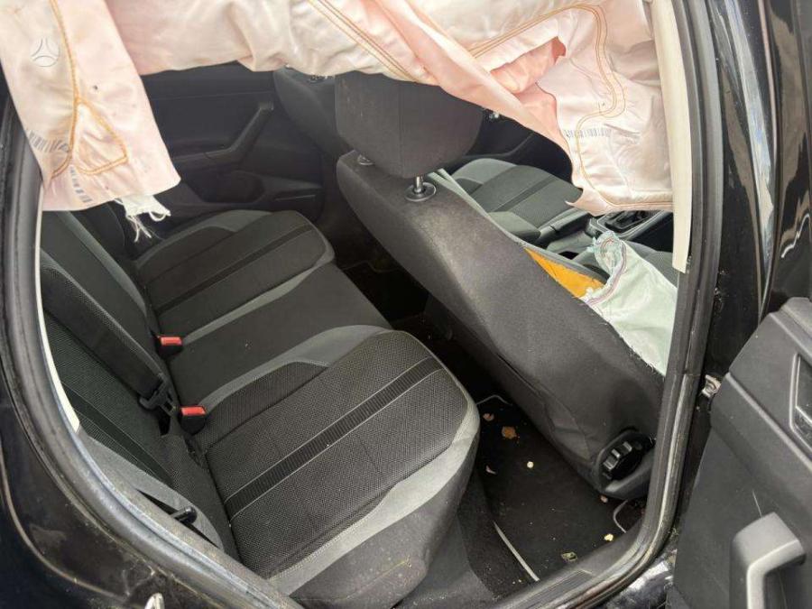 Melns Volkswagen Polo 2019 Radviliškis, ar dzinēja tilpumu 1.00 L un nobraukumu 93 tūkst. km par 4150 €, foto 13 vietnē AUTOMOTO.COM.LV