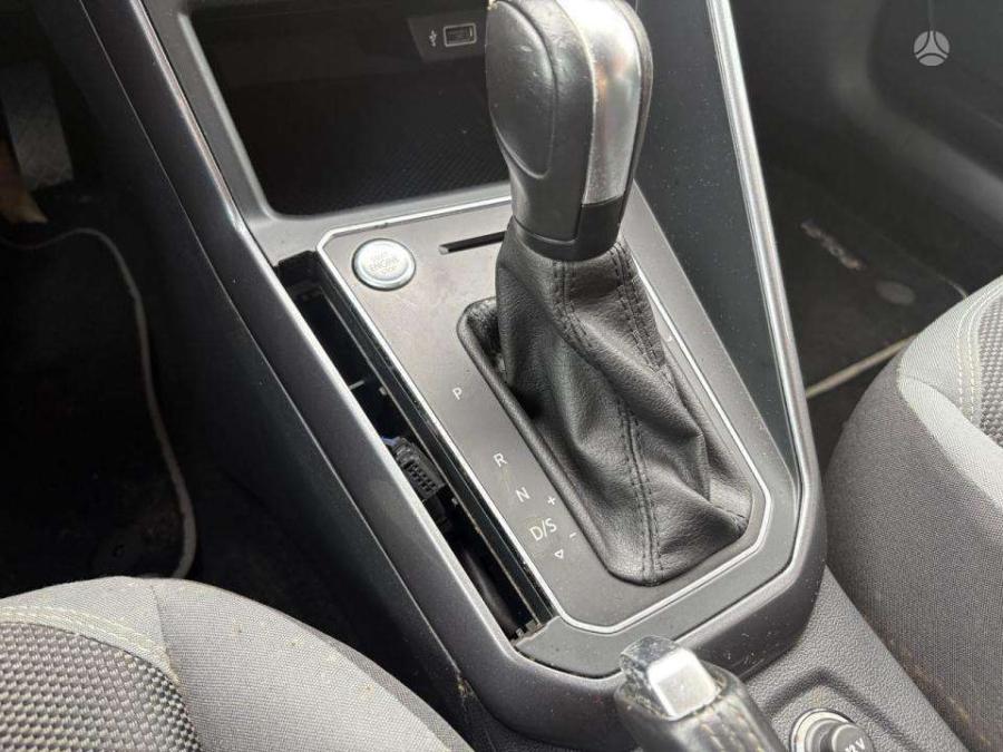 Melns Volkswagen Polo 2019 Radviliškis, ar dzinēja tilpumu 1.00 L un nobraukumu 93 tūkst. km par 4150 €, foto 21 vietnē AUTOMOTO.COM.LV