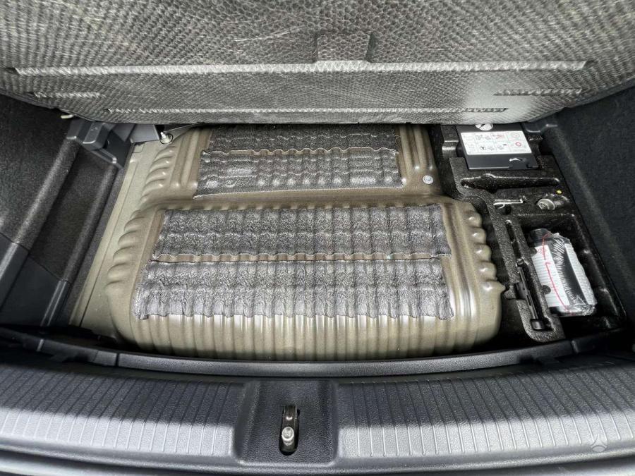 Black Volkswagen Polo 2022 in Siauliai, with an engine capacity of 1.00 L and mileage of 162 thousand km for 11500 €, photo 27 on AUTOMOTO.COM.LV