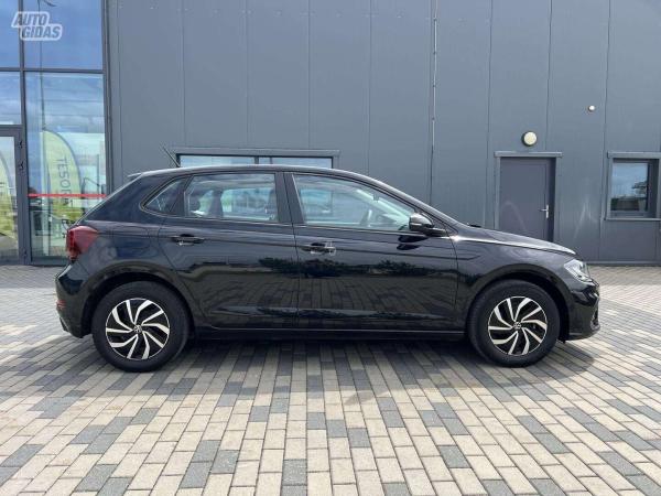 Black Volkswagen Polo 2022 in Siauliai, with an engine capacity of 1.00 L and mileage of 162 thousand km for 11500 €, photo 4 on AUTOMOTO.COM.LV