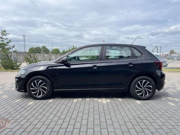 Black Volkswagen Polo 2022 in Siauliai, with an engine capacity of 1.00 L and mileage of 162 thousand km for 11500 €, photo 6 on AUTOMOTO.COM.LV