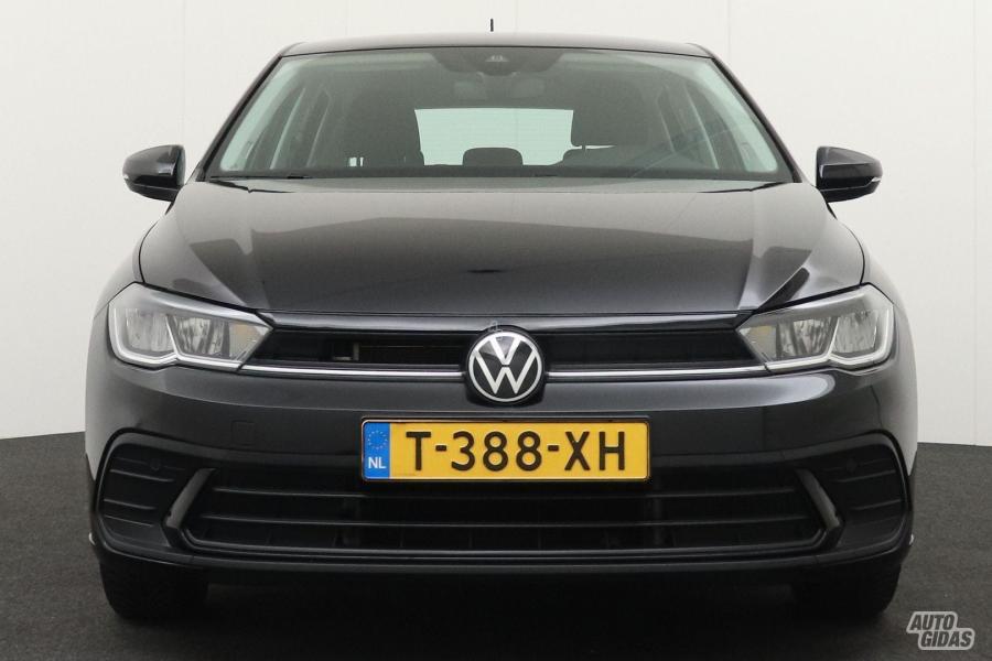 Black Volkswagen Polo 2023 in Kaunas, with an engine capacity of 1.00 L and mileage of 66 thousand km for 21705 €, photo 3 on AUTOMOTO.COM.LV