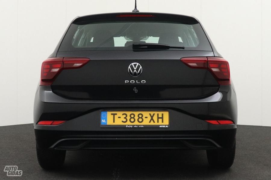 Black Volkswagen Polo 2023 in Kaunas, with an engine capacity of 1.00 L and mileage of 66 thousand km for 21705 €, photo 4 on AUTOMOTO.COM.LV