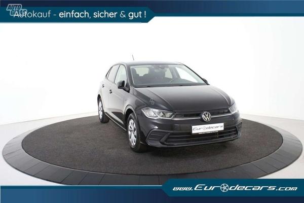 Black Volkswagen Polo 2023 in Kaunas, with an engine capacity of 1.00 L and mileage of 22 thousand km for 21541 €, photo 8 on AUTOMOTO.COM.LV