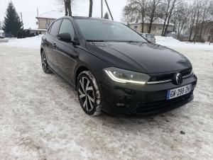 Melns Volkswagen Polo 2024 Tauragė, ar dzinēja tilpumu 1.00 L un nobraukumu 16 tūkst. km par 15700 €, foto  vietnē AUTOMOTO.COM.LV