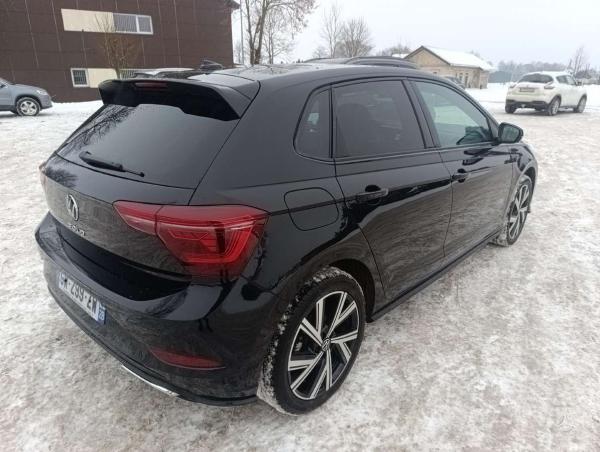 Melns Volkswagen Polo 2024 Tauragė, ar dzinēja tilpumu 1.00 L un nobraukumu 16 tūkst. km par 15700 €, foto 4 vietnē AUTOMOTO.COM.LV