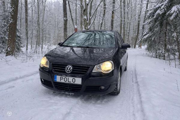 Black Volkswagen Polo 2006 in Kaunas, with an engine capacity of 1.40 L and mileage of 273 thousand km for 1250 €, photo 1 on AUTOMOTO.COM.LV
