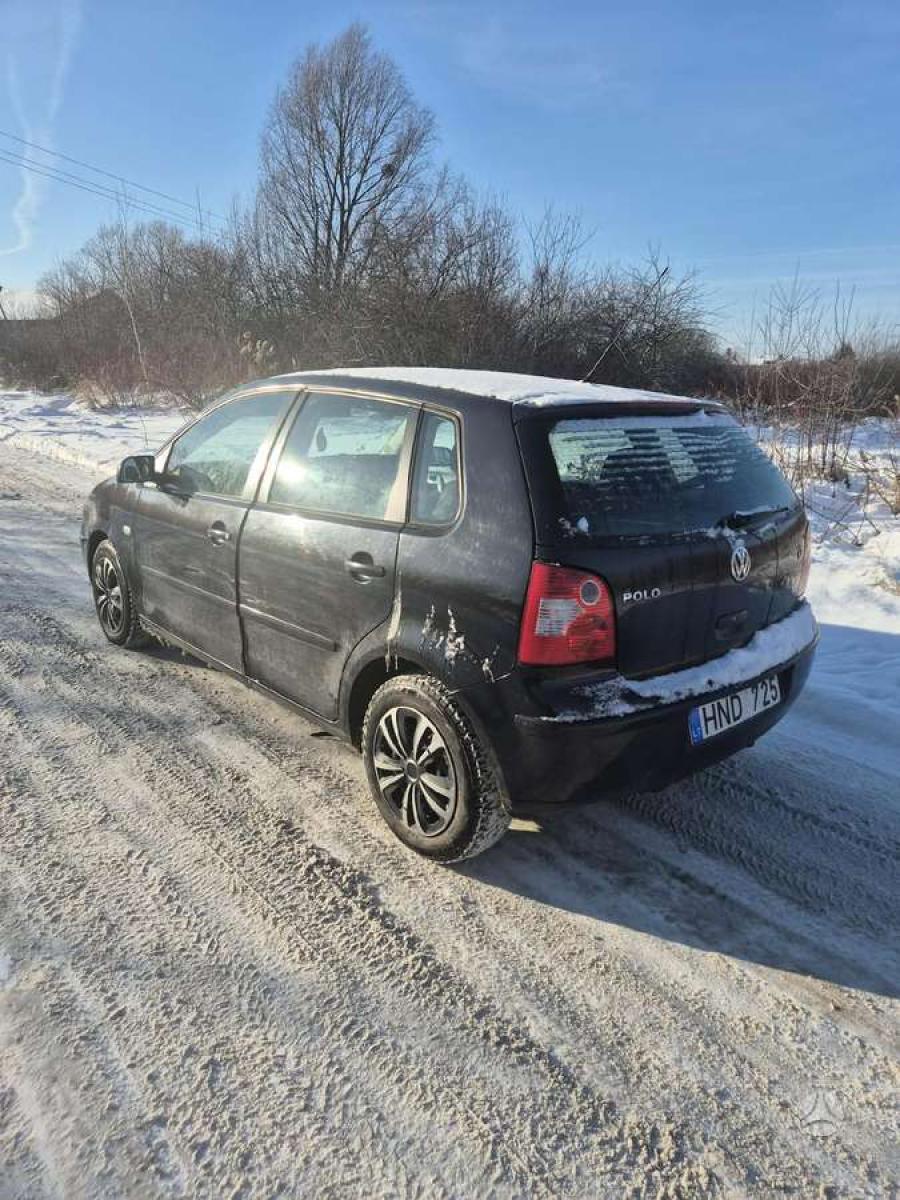 Black Volkswagen Polo 2015 in Kaunas, with an engine capacity of 1.20 L and mileage of 147 thousand km for 1100 €, photo 3 on AUTOMOTO.COM.LV