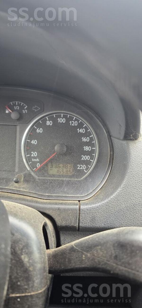 Черный Фольксваген Поло 2002 в Даугавпилс, объемом двигателя 1.90 л и пробегом 336 тыс. км за 300 €, фото 5 на AUTOMOTO.COM.LV