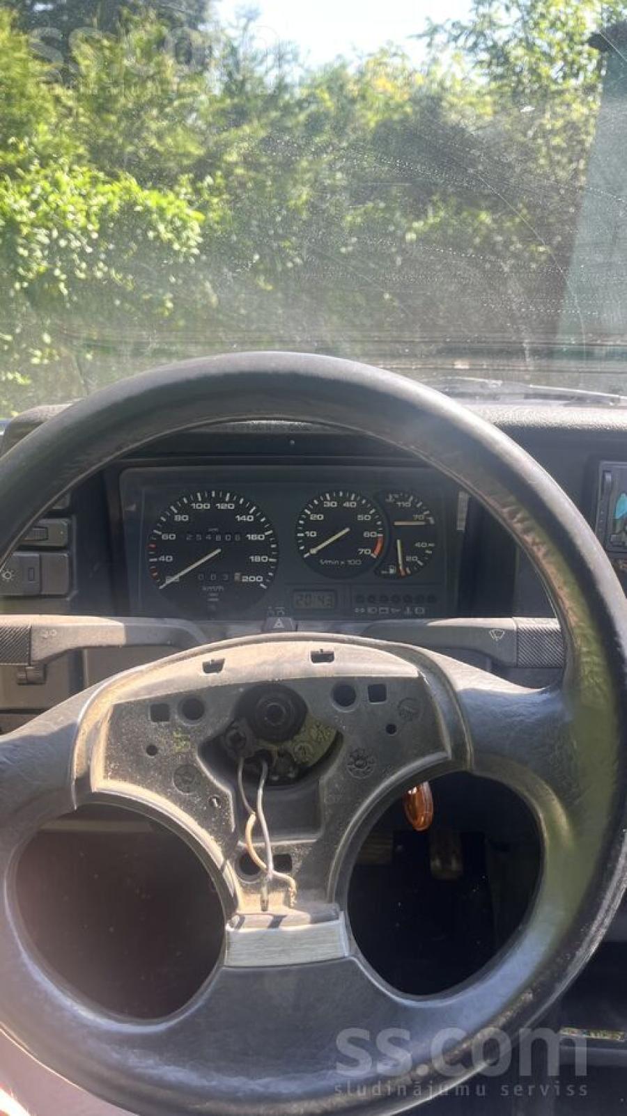Blue Volkswagen Polo 1992 in Riga, with an engine capacity of 1.00 L and mileage of 255 thousand km for 650 €, photo 10 on AUTOMOTO.COM.LV