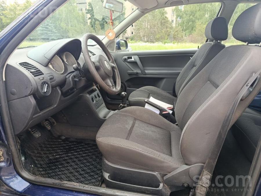 Blue Volkswagen Polo 2001 in Daugavpils, with an engine capacity of 1.90 L and mileage of 273 thousand km for 950 €, photo 10 on AUTOMOTO.COM.LV