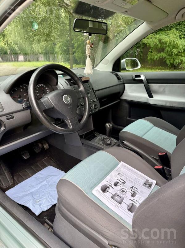 Blue Volkswagen Polo 2007 in Riga, with an engine capacity of 1.40 L and mileage of 307 thousand km for 1400 €, photo 5 on AUTOMOTO.COM.LV