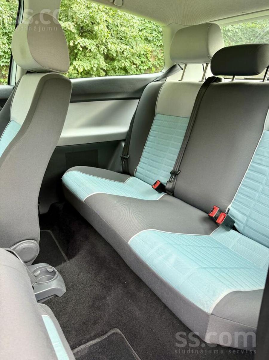 Blue Volkswagen Polo 2007 in Riga, with an engine capacity of 1.40 L and mileage of 307 thousand km for 1400 €, photo 6 on AUTOMOTO.COM.LV