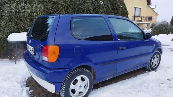 Blue Volkswagen Polo 1995 in Tukums, with an engine capacity of 1.40 L and mileage of 288 thousand km for 340 €, photo 5 on AUTOMOTO.COM.LV