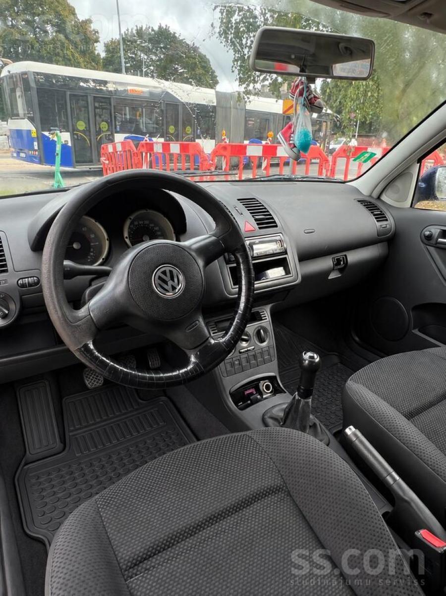 Zils Volkswagen Polo 2000 Rīga, ar dzinēja tilpumu 1.40 L un nobraukumu 393 tūkst. km par 900 €, foto 4 vietnē AUTOMOTO.COM.LV