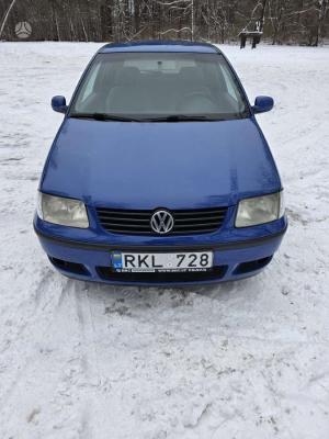 Zils Volkswagen Polo 2001 Viļņa, ar dzinēja tilpumu 1.40 L un nobraukumu 129 tūkst. km par 650 €, foto  vietnē AUTOMOTO.COM.LV