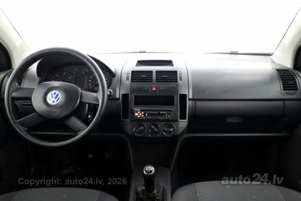 Zils Volkswagen Polo 2002 Tallina, ar dzinēja tilpumu 1.90 L un nobraukumu 181 tūkst. km par 1399 €, foto 5 vietnē AUTOMOTO.COM.LV