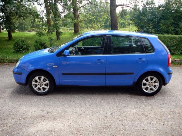 Blue Volkswagen Polo 2002 in Cesis, with an engine capacity of 1.40 L and mileage of 383 thousand km for 1290 €, photo 8 on AUTOMOTO.COM.LV