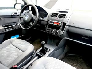 Blue Volkswagen Polo 2002 in Tallinn, with an engine capacity of 1.20 L and mileage of 167 thousand km for 1799 €, photo 16 on AUTOMOTO.COM.LV