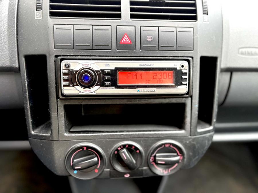 Blue Volkswagen Polo 2002 in Tallinn, with an engine capacity of 1.20 L and mileage of 167 thousand km for 1799 €, photo 23 on AUTOMOTO.COM.LV