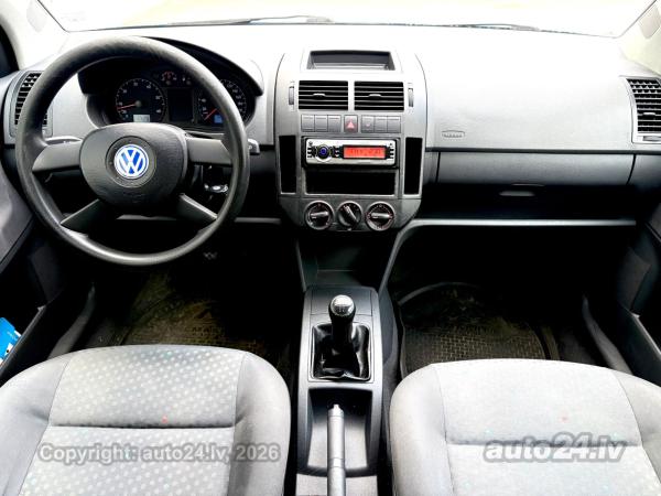 Volkswagen Polo 2002 in Tallinn on AUTOMOTO.COM.LV Blue Volkswagen Polo 2002 in Tallinn, with an engine capacity of 1.20 L and mileage of 168 thousand km for 1799 €, photo 9 on AUTOMOTO.COM.LV