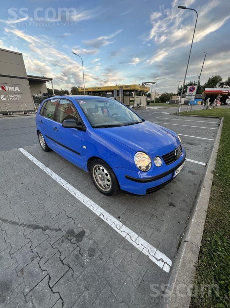 Zils Volkswagen Polo 2002 Liepāja, ar dzinēja tilpumu 1.40 L un nobraukumu 276 tūkst. km par 1000 €, foto 3 vietnē AUTOMOTO.COM.LV