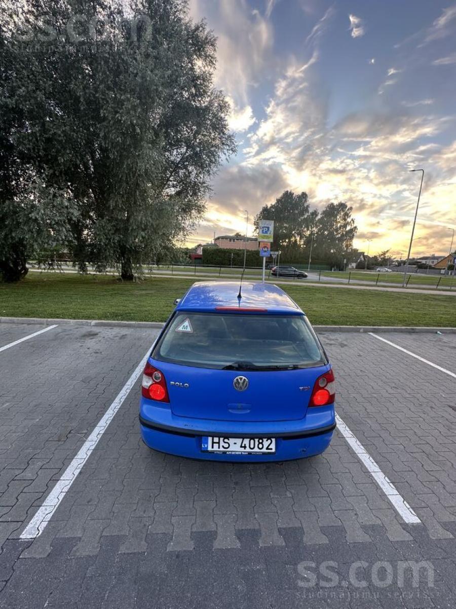 Zils Volkswagen Polo 2002 Liepāja, ar dzinēja tilpumu 1.40 L un nobraukumu 276 tūkst. km par 1000 €, foto 4 vietnē AUTOMOTO.COM.LV