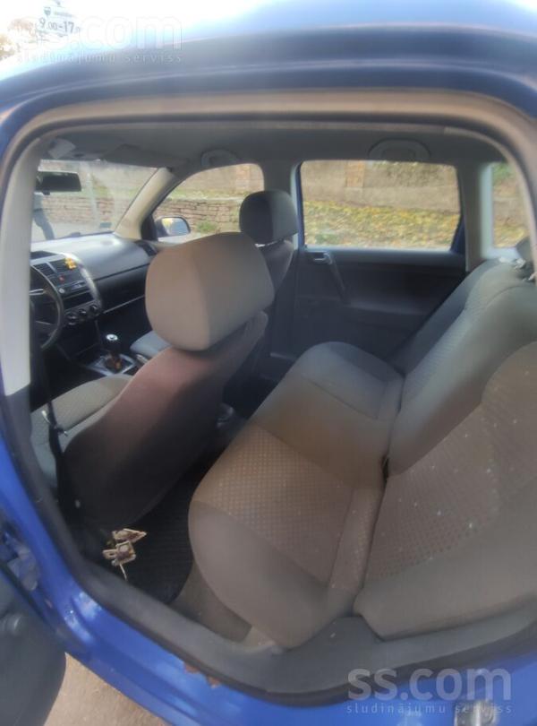 Zils Volkswagen Polo 2003 Rīga, ar dzinēja tilpumu 1.40 L un nobraukumu 307 tūkst. km par 900 €, foto 11 vietnē AUTOMOTO.COM.LV