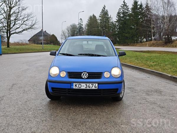 Blue Volkswagen Polo 2003 in Saldus, with an engine capacity of 1.20 L and mileage of 233 thousand km for 1000 €, photo 2 on AUTOMOTO.COM.LV