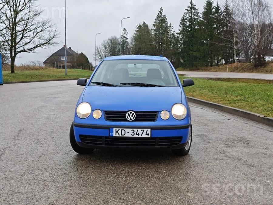 Blue Volkswagen Polo 2003 in Saldus, with an engine capacity of 1.20 L and mileage of 233 thousand km for 999 €, photo 1 on AUTOMOTO.COM.LV
