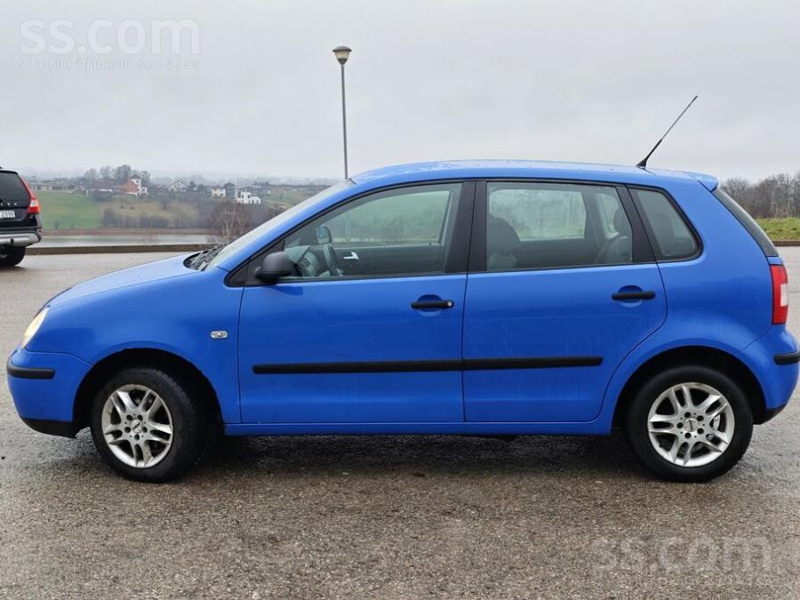 Blue Volkswagen Polo 2003 in Saldus, with an engine capacity of 1.20 L and mileage of 233 thousand km for 999 €, photo 8 on AUTOMOTO.COM.LV