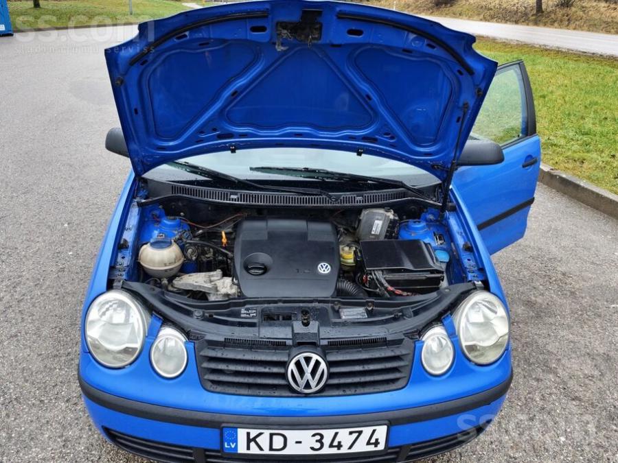 Blue Volkswagen Polo 2003 in Saldus, with an engine capacity of 1.20 L and mileage of 233 thousand km for 999 €, photo 9 on AUTOMOTO.COM.LV