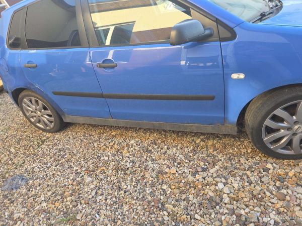 Blue Volkswagen Polo 2003 in Sirvintos, with an engine capacity of 1.90 L and mileage of 290 thousand km for 450 €, photo 4 on AUTOMOTO.COM.LV