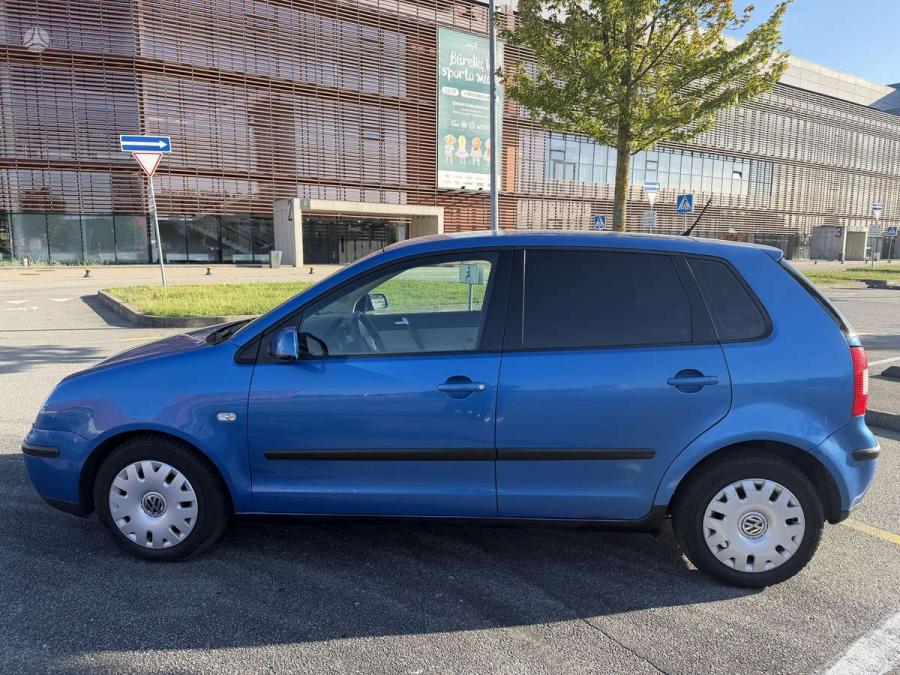 Zils Volkswagen Polo 2003 Klaipėda, ar dzinēja tilpumu 1.39 L un nobraukumu 217 tūkst. km par 2150 €, foto 1 vietnē AUTOMOTO.COM.LV